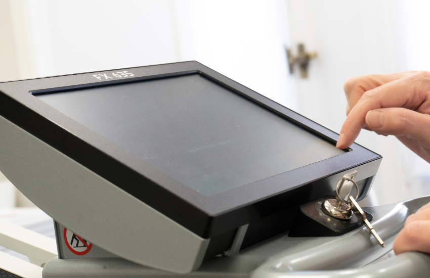 ¿Cómo actúa el láser en el dolor de talón? - Láser terapia Moral